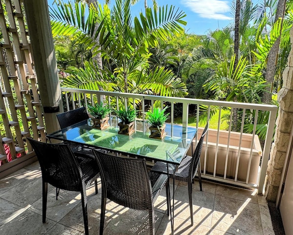 Your Tropical Kona Retreat - Breezy Condo Steps From Beach - Kailua-Kona, HI
