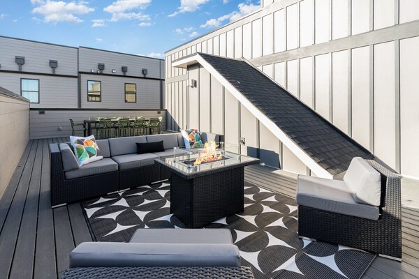 Backstage - 3 Units - Rooftop Hot Tubs - Nashville, TN