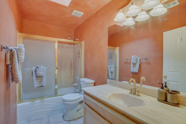 Spacious 2br In Tucson Foothills - Wifi, Ac, Golf & Hiking Nearby - Casino Del Sol