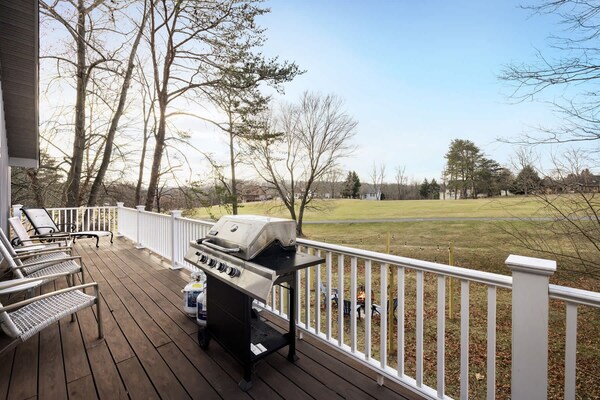 Golf Views, Fireplace, 2 Fire Pits, Grill & Deck - Berkeley Springs, WV