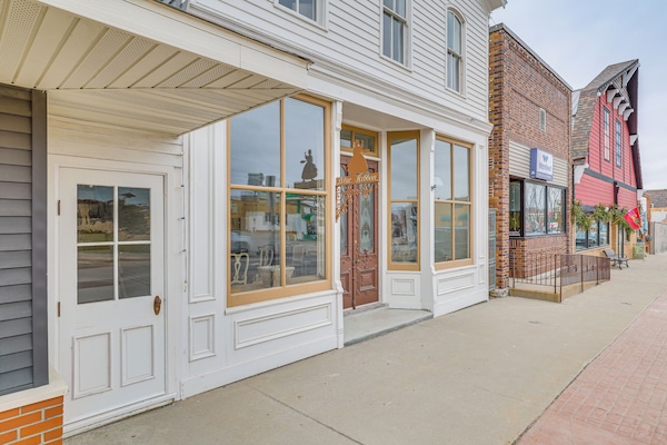 Walkable Main Street Location: Spring Grove Apt - Yucatan, MN