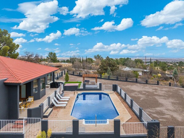 Cottonwood Paradise: Luxe Home W/ Pool-nice Views! - Cottonwood, AZ