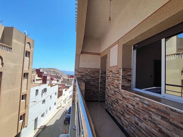 Lovely 5-bedroom Apartment With Wifi In Al Hoceima - Al Hoceima