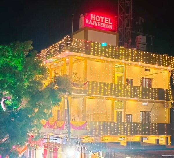 Hotel Rajveer Inn Varanasi, Best Hotel Varanasi - Varanasi
