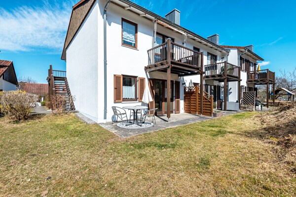 Apartment 'Fewo Mit Terrasse - Hunde Erwünscht' With Mountain View, Terrace And Wi-fi - Cham