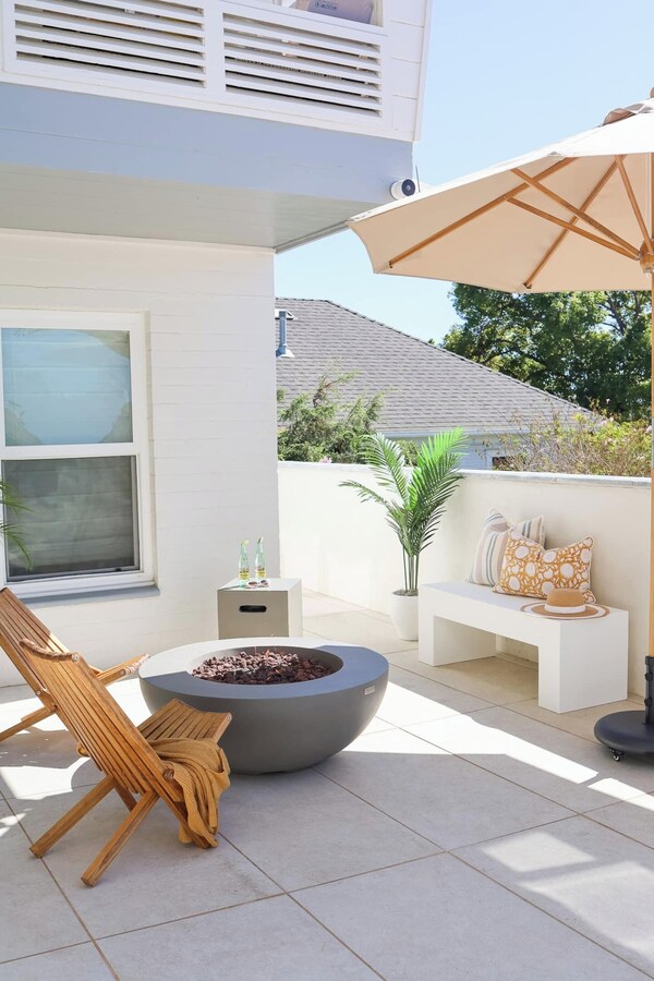 Stylish Surf Lodge With Ocean Views, Spa Bath, Hot Tub, Fire Pit, Bbq, Patio & Luxe Furnishings! - Carlsbad, CA