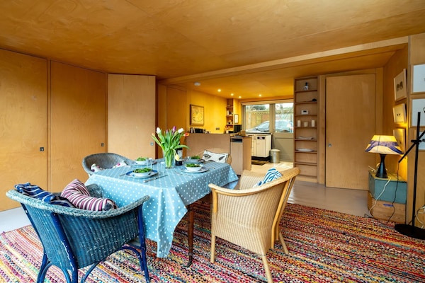 Wodehouse, Eco House - Sleeps 4 Guests  In 2 Bedrooms - Aldeburgh