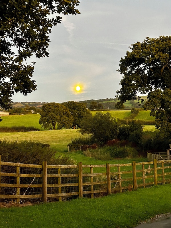 New Luxurious Country Cottage With Patio Garden And Outdoor Bath - Llandovery