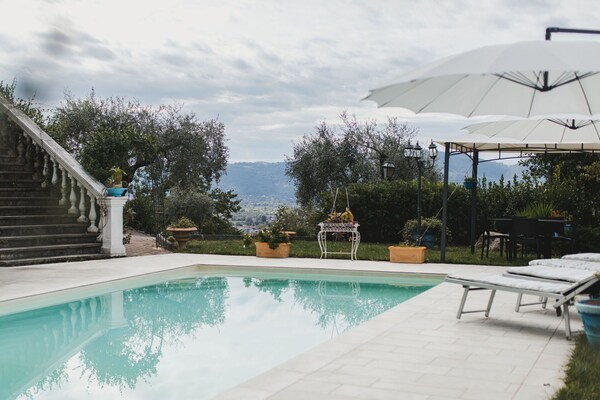 Alleinstehendes Ferienhaus Mit Klimaanlage,  W-lan, Privatem Pool, Tv, Innenhof, Panoramablick - Carrara