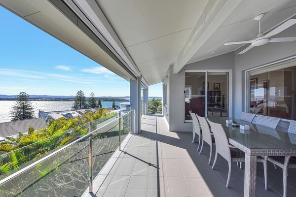 The Sea Serenade - Minutes Drive To Caves Beach - Caves Beach