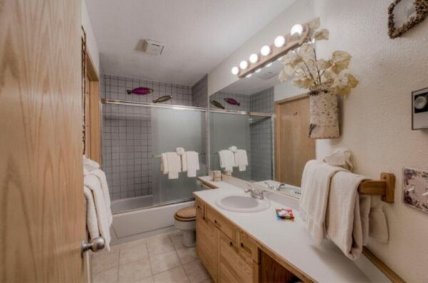 Lakefront Property In Dillon, Close To Slopes And Marina - Dillon