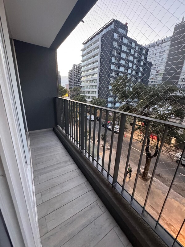 Moderno 1d+1b 4px,divancama,terraza, Lava/seca Y Wifi 8min Metrol5 Santiago - El Bosque, Chile