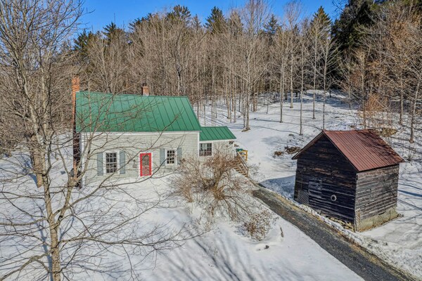 Historic Charm, Located On The River - Rustic Chic - Quechee, VT