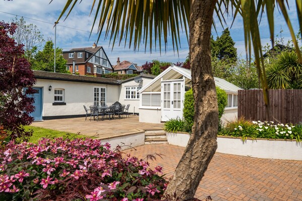 Clementine Cottage  Holcombe  Sleeps 7  Hot Tub - Dawlish