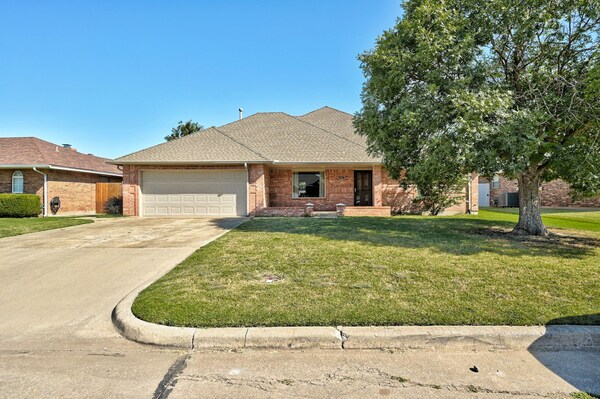 Charming 3-bedroom House With Ac, Wifi In Del City - Lake Stanley Draper, OK