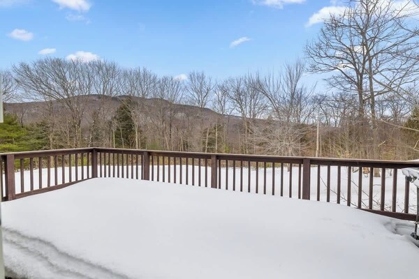 "Big Sky" Retreat Atop Sunapee / Ski + Lake Life - New London, NH