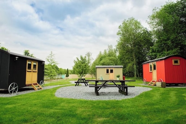 Samlesbury Hall Shepherd's Hut - North Yorkshire