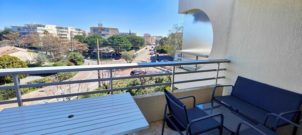 Charming T2 With Balcony Near The Port Of Fréjus - Fréjus