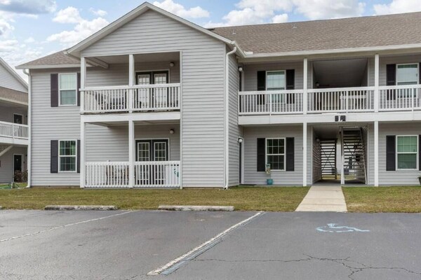 Beach Short Drive - Pool - Hot Tub K/q, 2 Ba, Sleeps 4 In Beds- Ground Floor - Foley, AL
