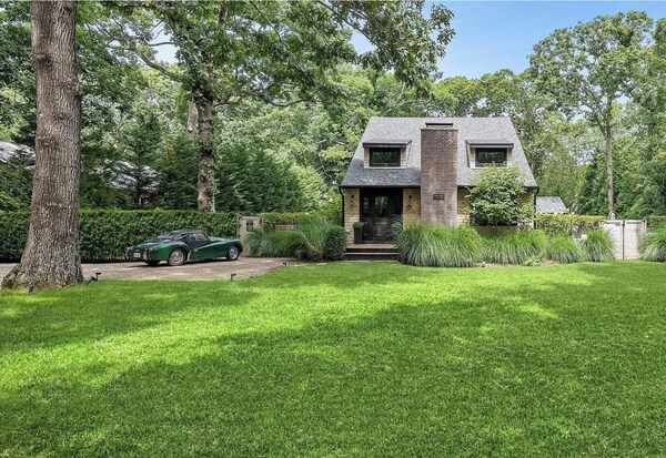 East Hampton Hideaway W/automatic Pool Cover - East Hampton, NY