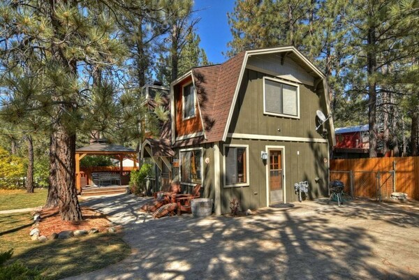 88 Acres Cottage In Big Bear W/hottub & Fireplace - Californie