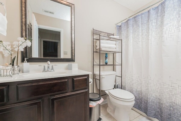 Private Jacksonville Getaway Near Topsail Beach! - Jacksonville, NC