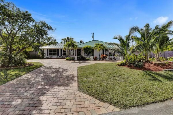 Welcome To The Leaf House - Delray Beach, FL