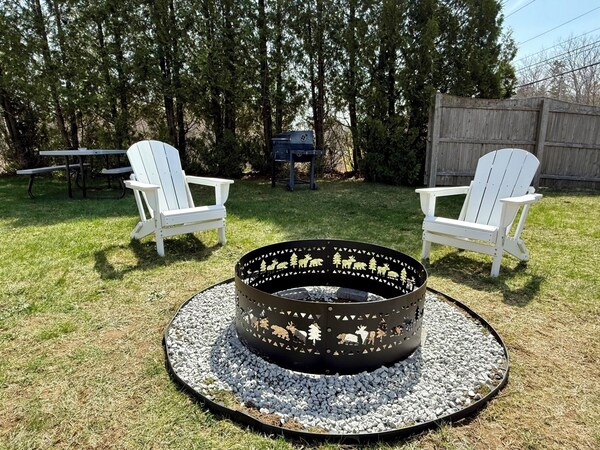 Bar Harbor Cottage Close To Acadia & Downtown Bar Harbor - Kitchen, Ac, Wi-fi, Fireplace (Sleeps 6). - Maine