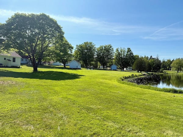 Charming Lakeside Cottage In Bar Harbor - Minutes To Acadia National Park And Downtown (Sleeps 6-8) - Bar Harbor, ME