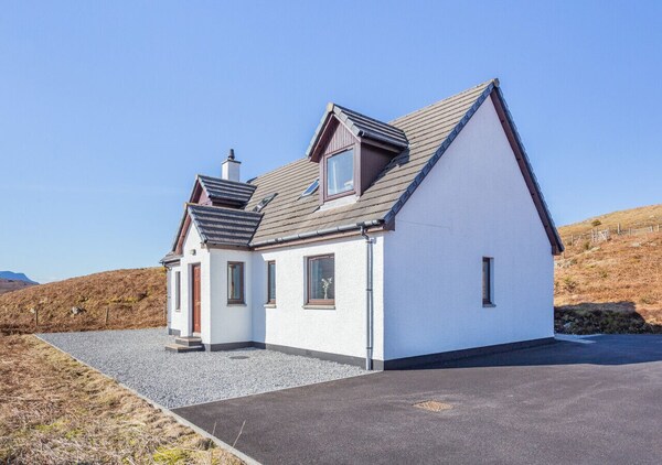 Rowan Cottage - Three Bedroom House, Sleeps 6 - Ullapool