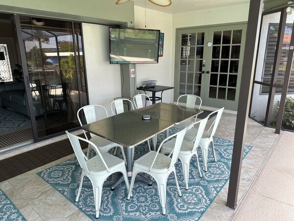 Charming 3br/2ba Home With Heated Pool & Gulf Access On Saltwater Canal! - Fort Myers