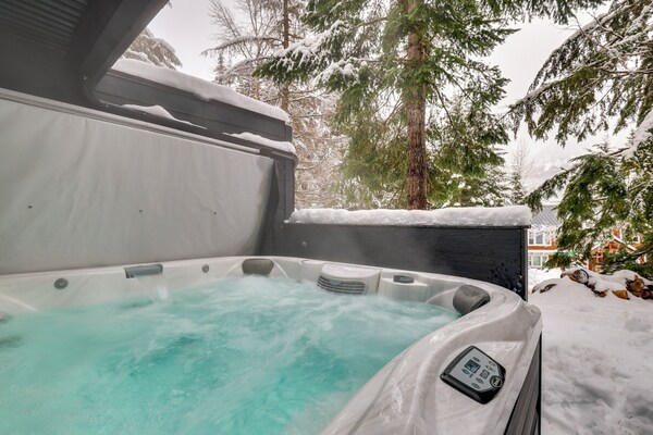 Hot Tub & Sauna: Mountain Living At Hyak Cabin! - Snoqualmie Pass, WA
