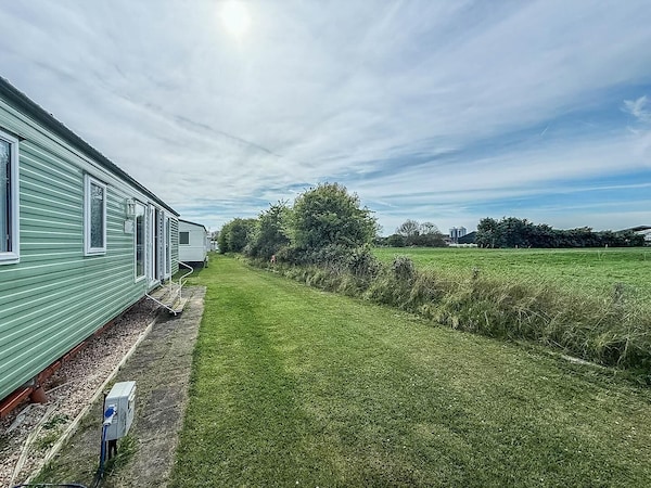 Cosy 8 Berth Caravan With Lovely Field Views At Sunnydale Ref 35353s - Mablethorpe