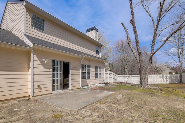 14 Mi To Lake Lanier: Family Home W/ Yard - Flowery Branch, GA