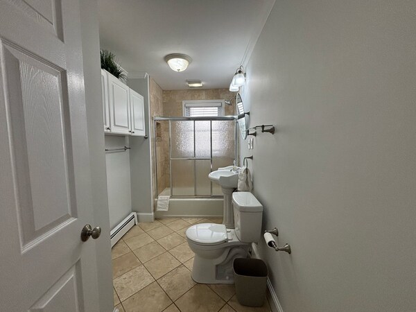 Cool 4br Condo, Close 2 City, Newly Renovated - Weston, MA
