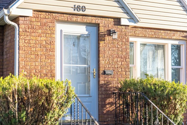Charming 2-bedroom Bungalow In Logan With Fast Wifi. Enjoy Your Stay - Logan, UT