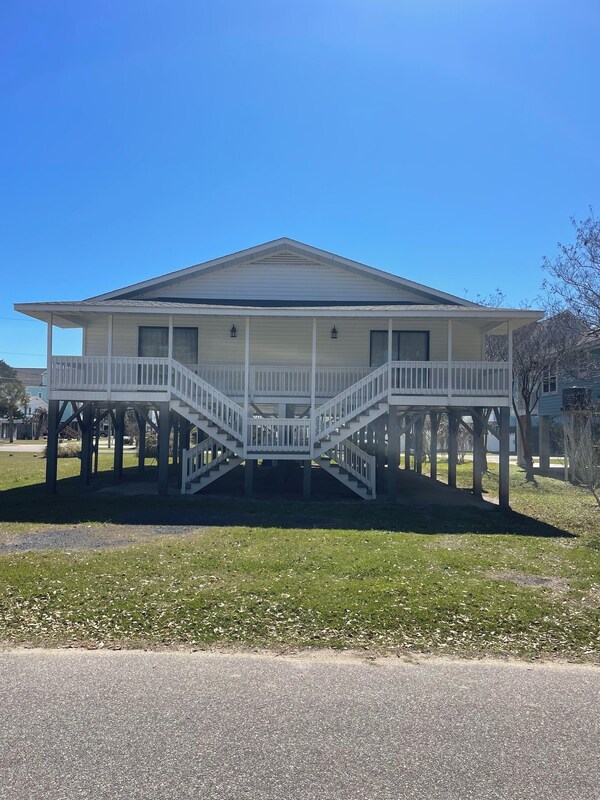 Charming Cottage In Beautiful Surfside Beach!  1 Block From The Beach!!!! - Myrtle Beach