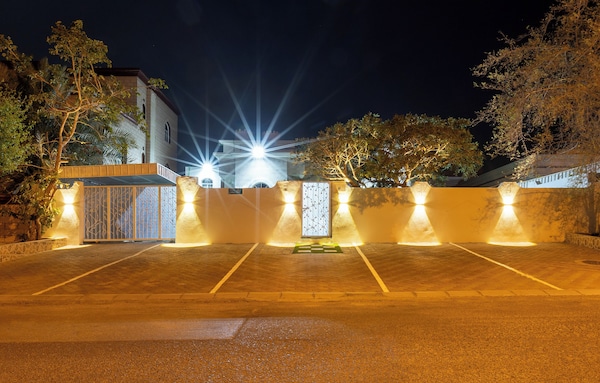 Family Villa -In Serene Seeb With Large Garden - Muscat