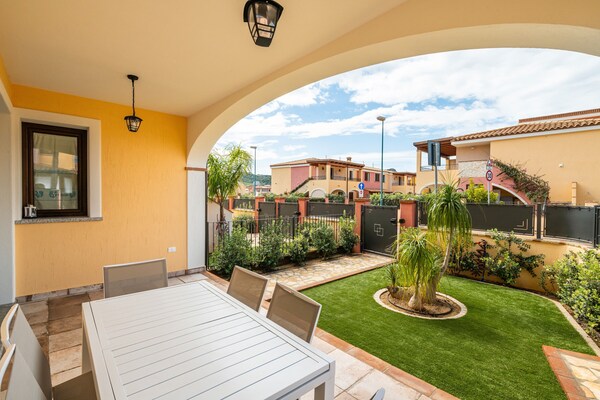 Ferienhaus 'Giardino' Mit Privatem Garten, Wlan Und Klimaanlage - Villasimius