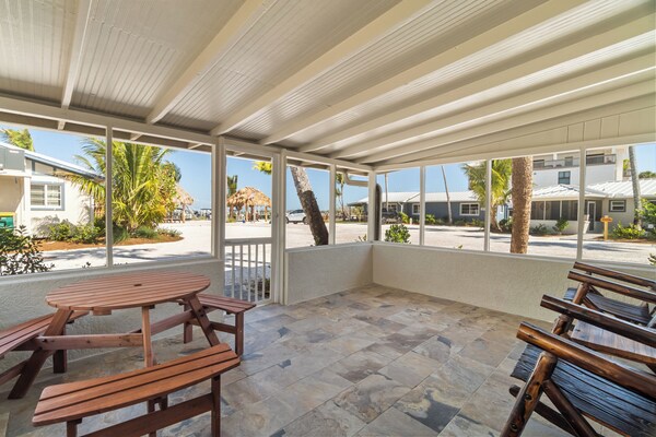 Are You Looking For A Quaint Fishing Village In The Heart Of Captiva Island? - Jensen's Cottage #04 - Captiva, FL