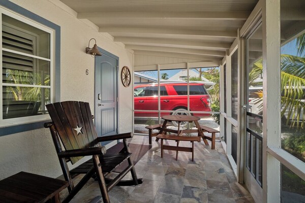 Are You Looking For A Quaint Fishing Village In The Heart Of Captiva Island? - Jensen's Cottage #06 - Captiva, FL