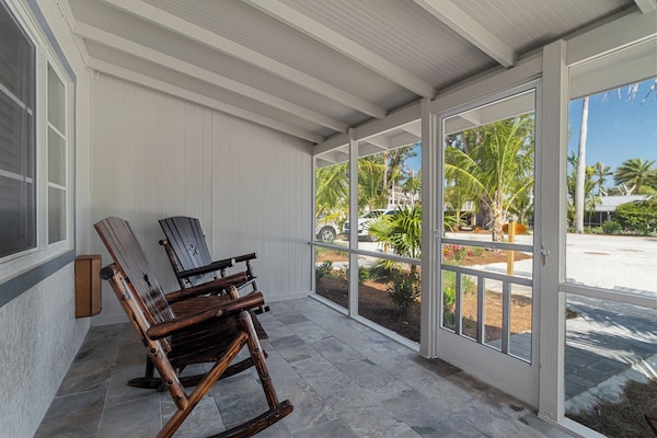 Are You Looking For A Quaint Fishing Village In The Heart Of Captiva Island? - Jensen's Cottage #07 - Captiva, FL