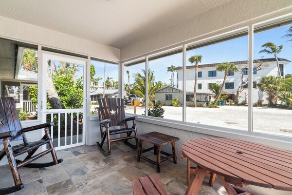 Are You Looking For A Quaint Fishing Village In The Heart Of Captiva Island? - Jensen's Cottage #09 - Captiva, FL