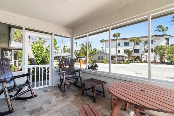 Are You Looking For A Quaint Fishing Village In The Heart Of Captiva Island? - Jensen's Cottage #09 - Captiva, FL