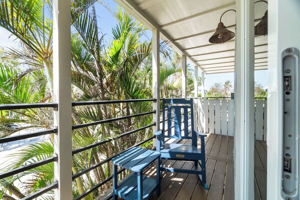 Are You Looking For A Quaint Fishing Village In The Heart Of Captiva Island? - Jensen's Cottage #12 - Captiva