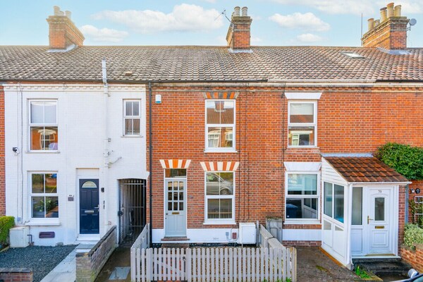 Swift Host |Off Unthank Road | 2 Bed + Parking + Garden - Norwich