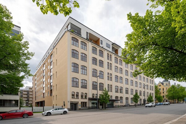 8th Floor 1br Home With Sauna, Balcony & Views - Pirkkala