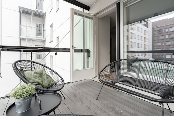 1br & Balcony Next To Railway Station In Downtown - Pirkkala