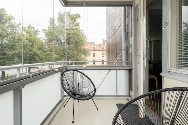 Spacious 1br Apartment With Balcony In Downtown - Pirkkala