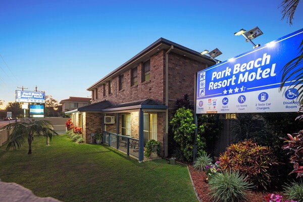 Queen Deluxe Retreat, Smart Tv, Kitchenette & More! - Coffs Harbour